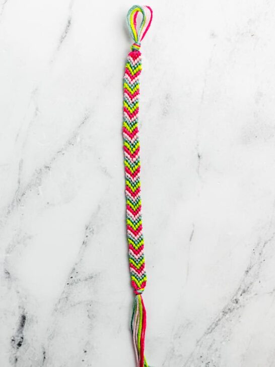 How to Make a Candy Stripe Friendship Bracelet - Sarah Maker