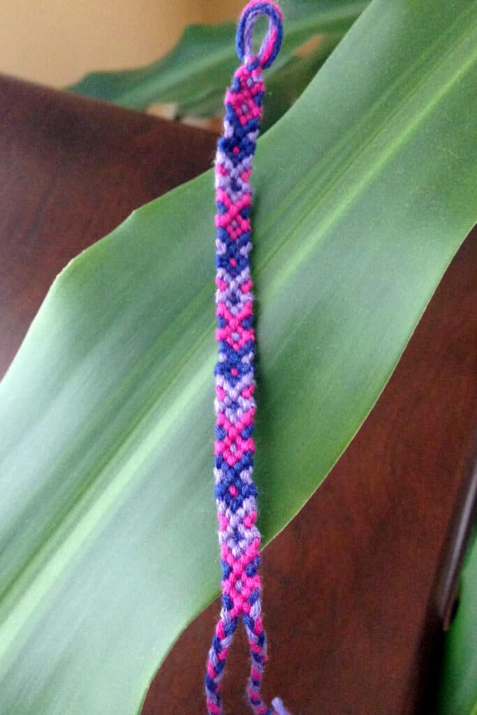 19 Easy Friendship Bracelet Patterns for Beginners - Sarah Maker