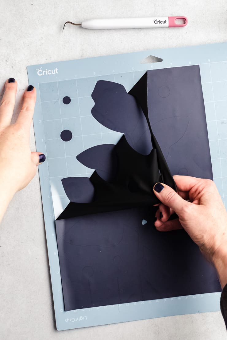 How to Make Reverse Canvas Wall Art with Cricut - Sarah Maker