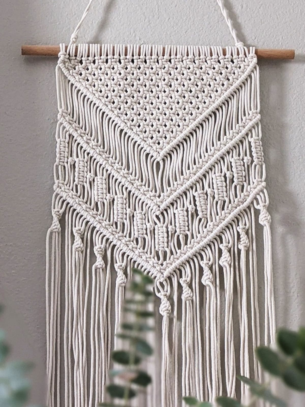 How to Macrame: Get Started with this Easy Beginner's Guide