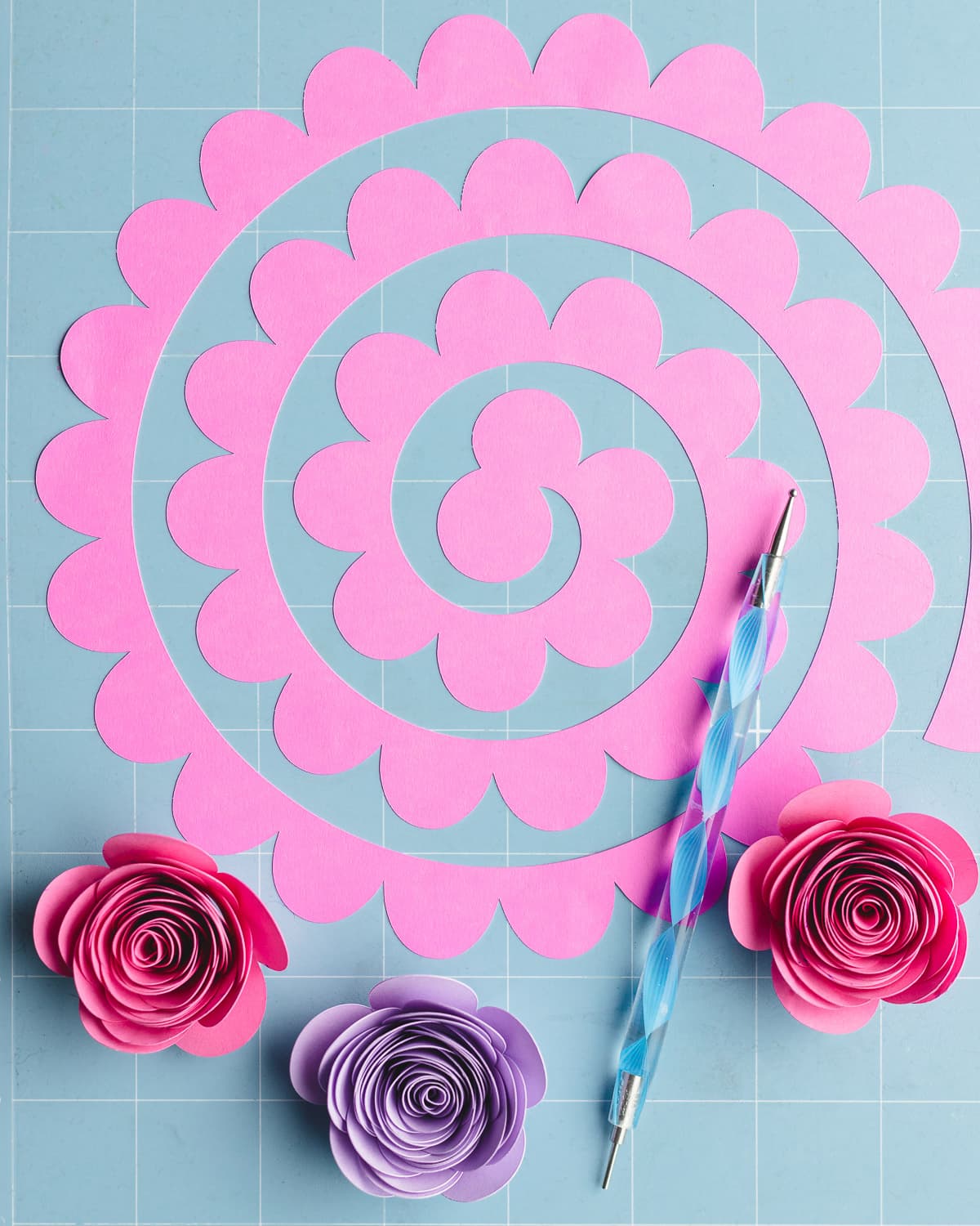 How to Make Rolled Paper Flowers with Cricut - Sarah Maker