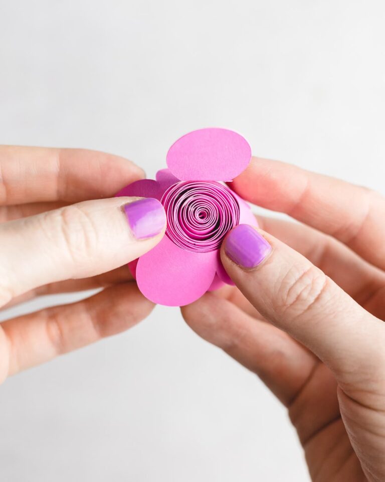 How to Make Rolled Paper Flowers with Cricut - Sarah Maker