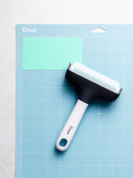 How to Cut Vinyl with Cricut: A Step by Step Guide for Beginners ...