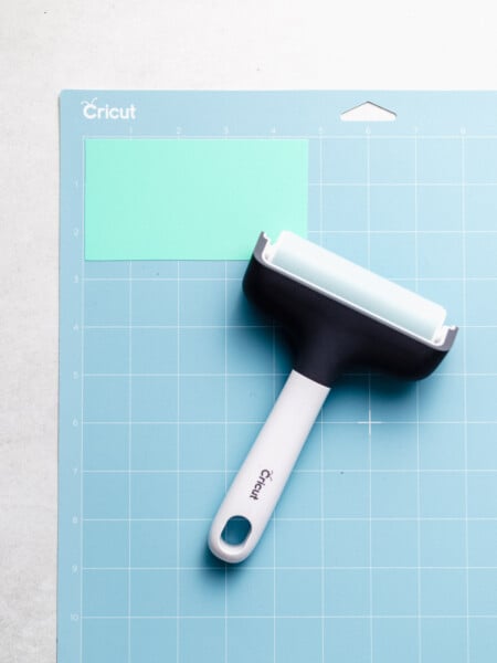 How to Cut Vinyl with Cricut: A Step by Step Guide for Beginners ...