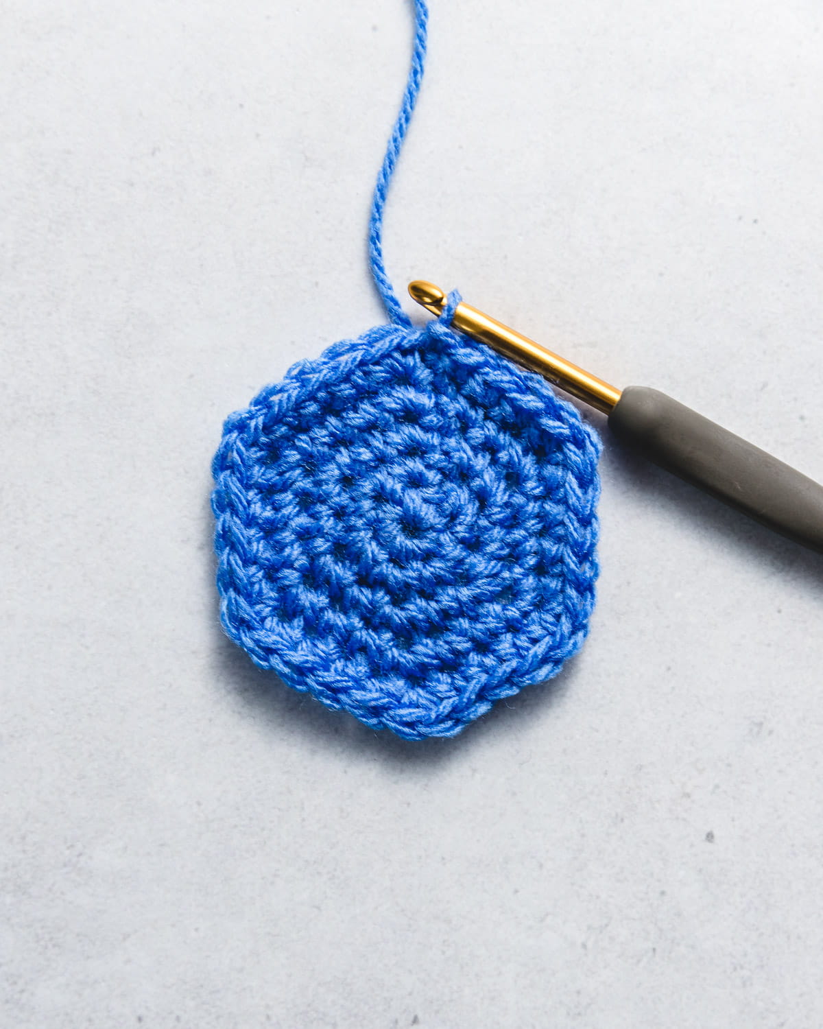 How to Crochet a Flat Circle - Magic Increase Formula - Sarah Maker