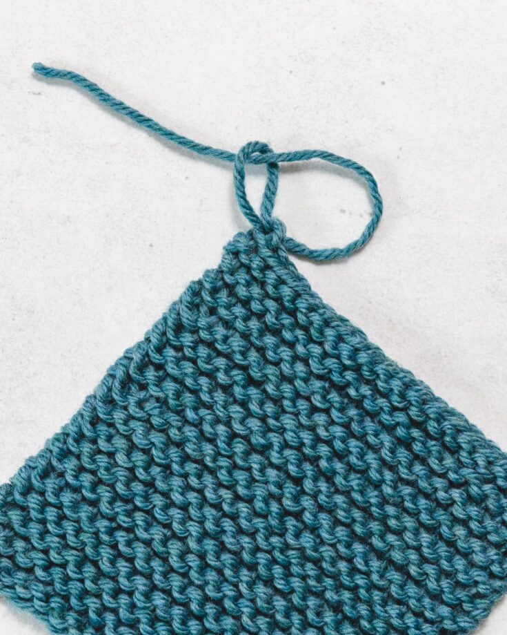 How to Bind Off (Cast Off) Knitting for Beginners - Sarah Maker