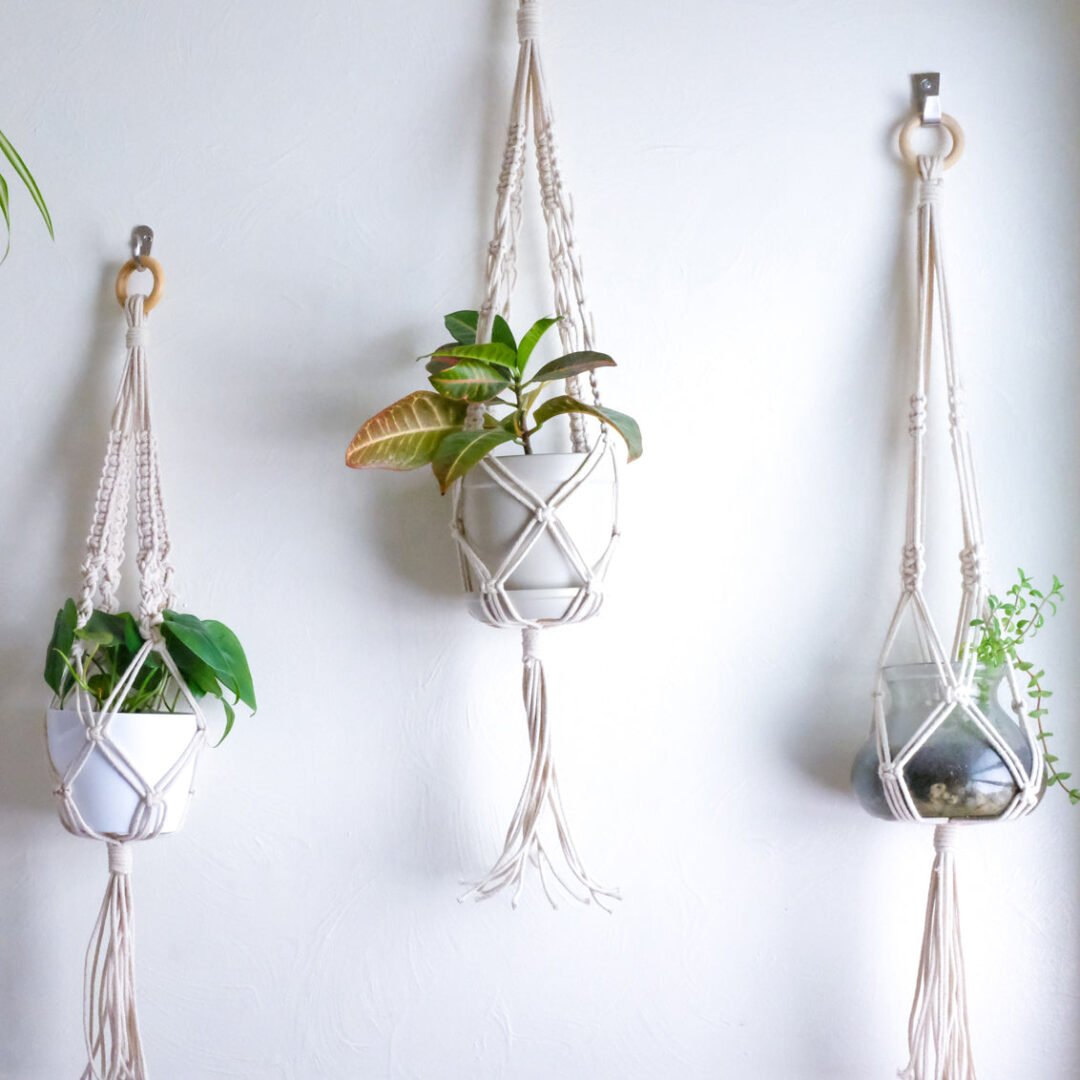 21 Free Macrame Plant Hanger Patterns - Sarah Maker