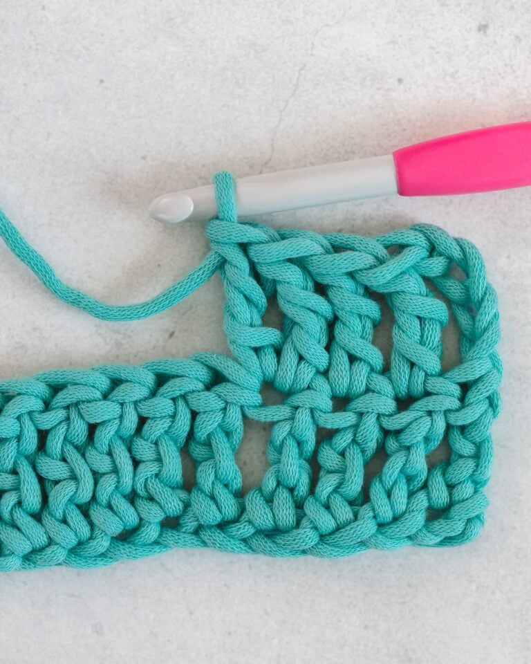 How to Treble Crochet Stitch (tr) - Sarah Maker