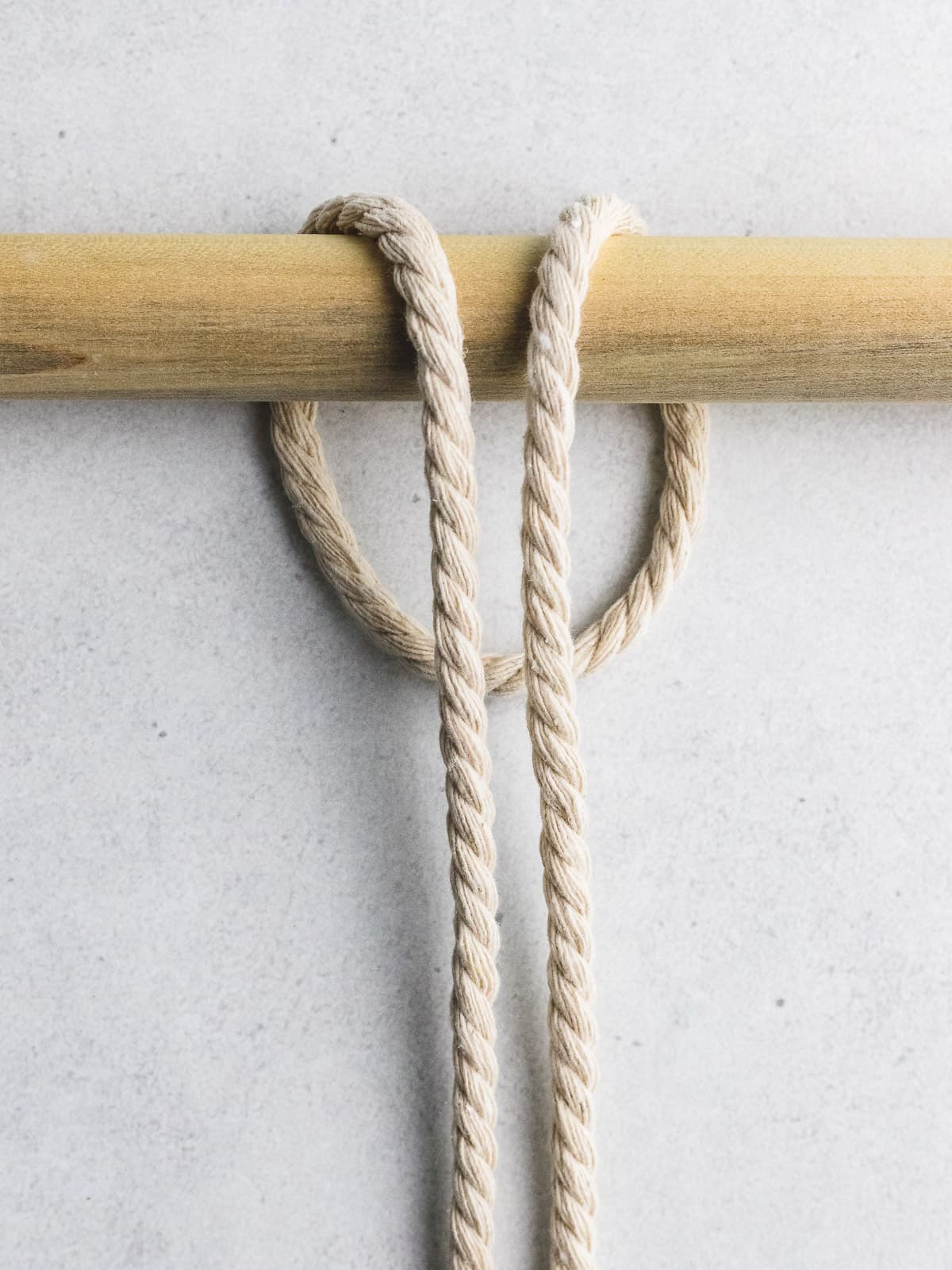 17 Basic Macrame Knots: Step-by-Step Instructions - Sarah Maker