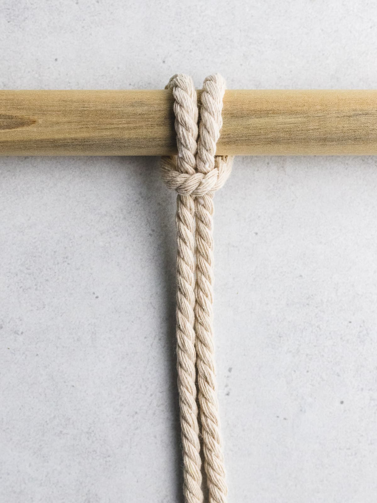 17 Basic Macrame Knots: Step-by-Step Instructions - Sarah Maker