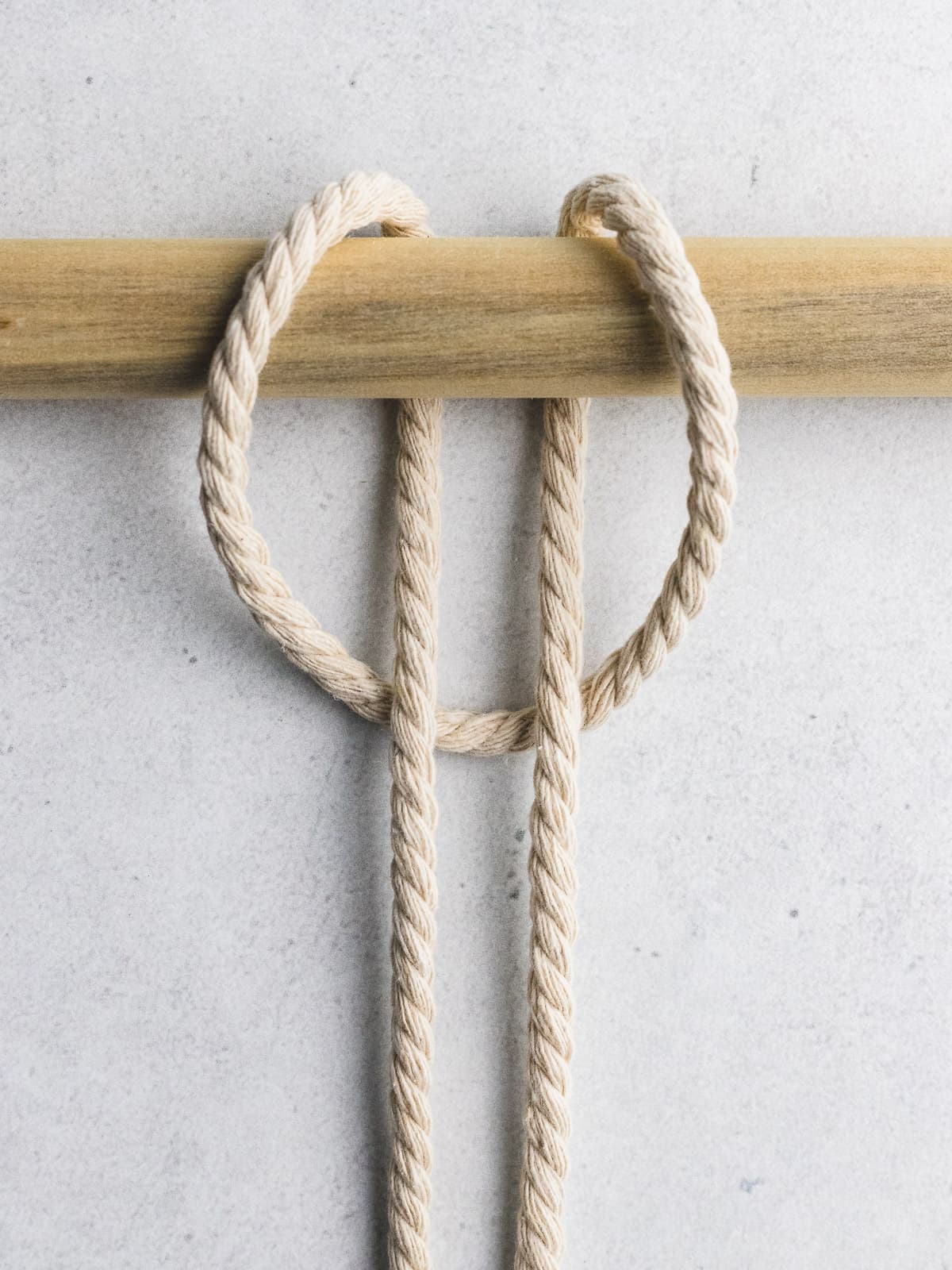 17 Basic Macrame Knots: Step-by-Step Instructions - Sarah Maker