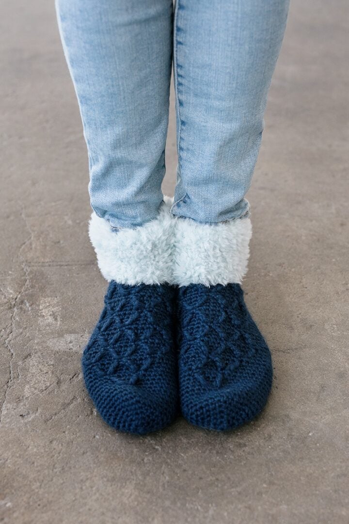 25 Cozy Crochet Slipper Patterns (All Free!) - Sarah Maker