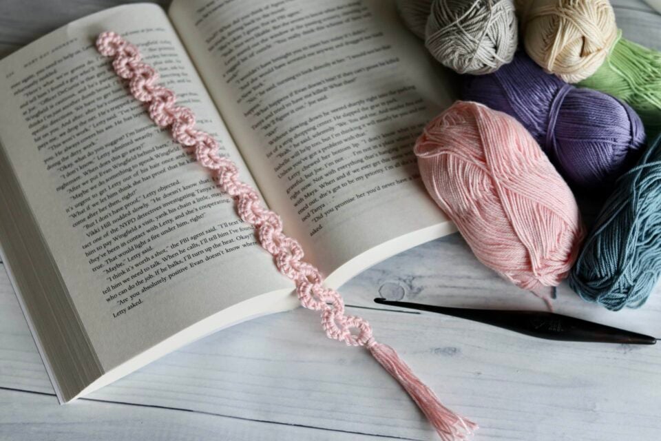 25 Free Crochet Bookmark Patterns - Sarah Maker