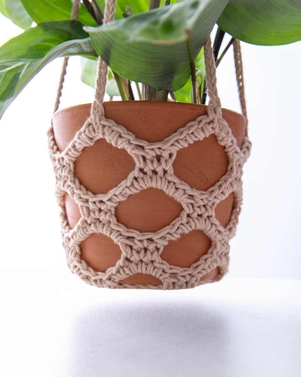 Free Crochet Plant Hanger Pattern - Sarah Maker