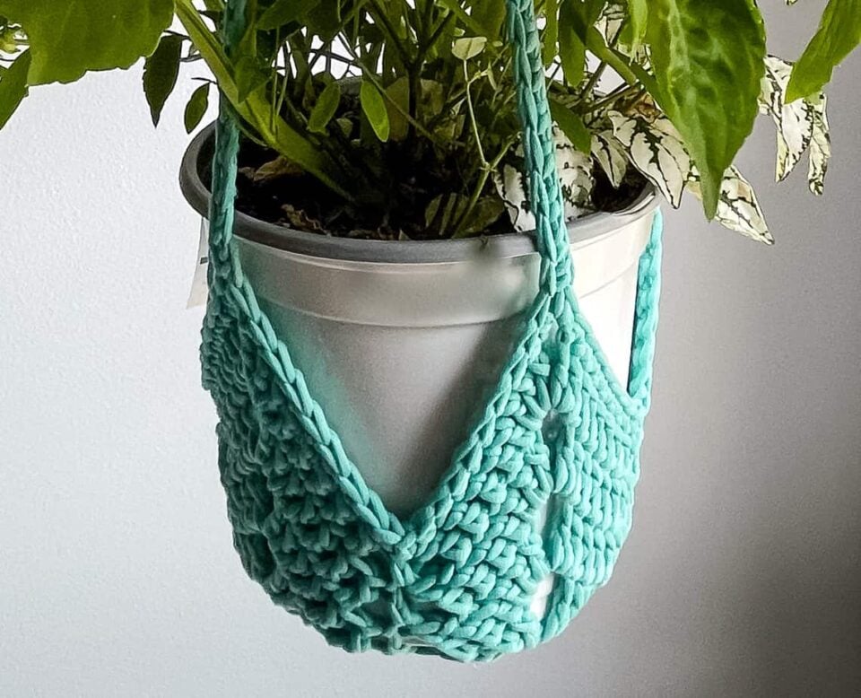 25+ Free Crochet Plant Hanger Patterns - Sarah Maker