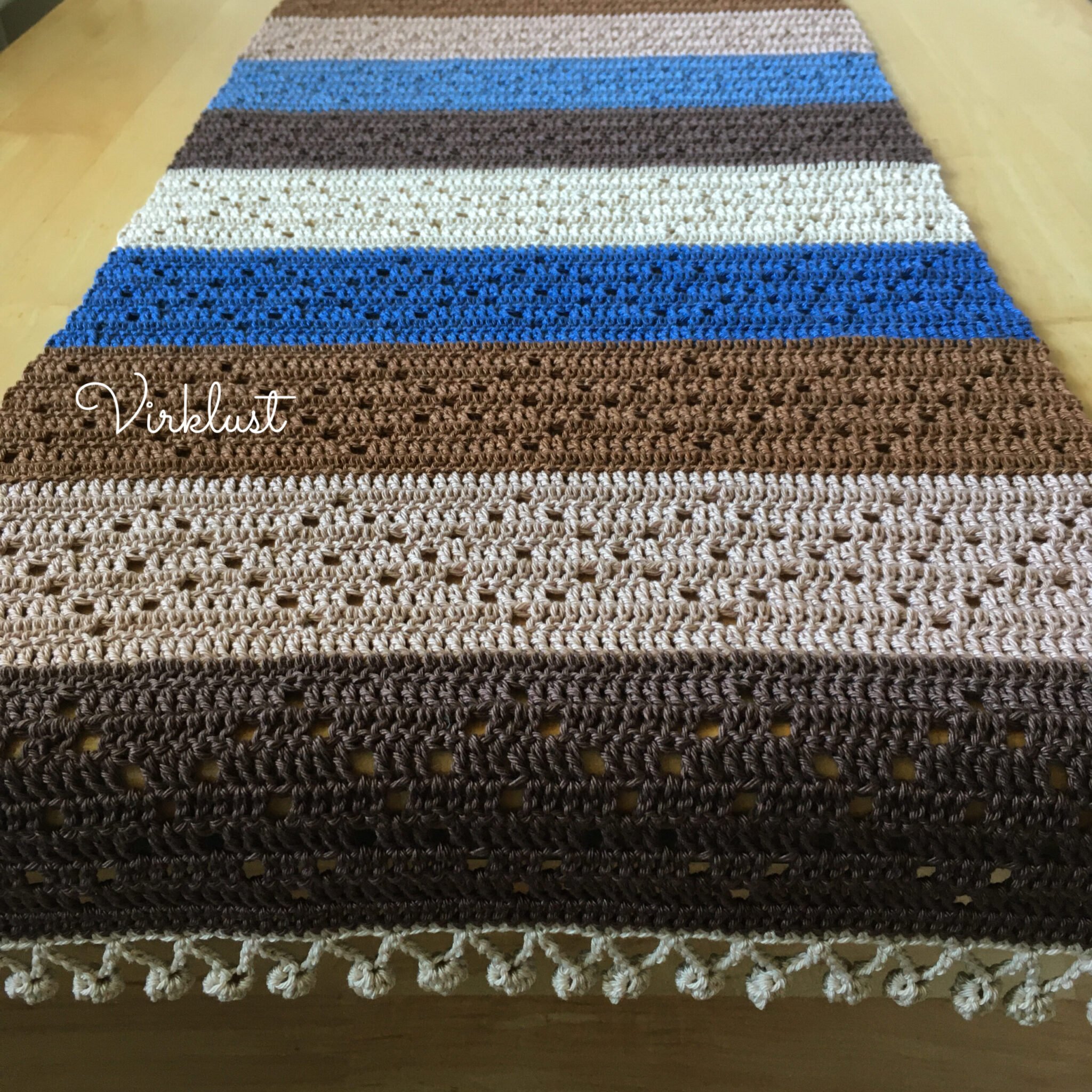 25 Free Crochet Table Runner Patterns - Sarah Maker
