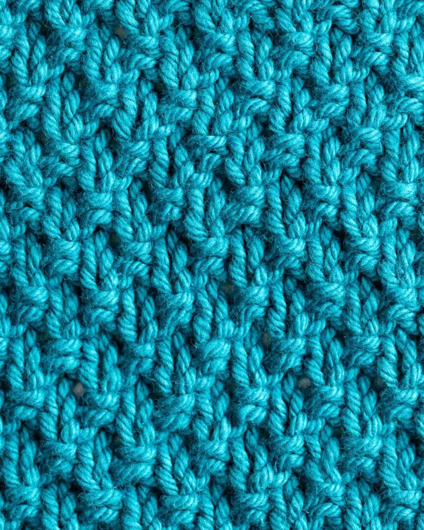 How to Knit Moss Stitch - Easy Beginner Tutorial - Sarah Maker