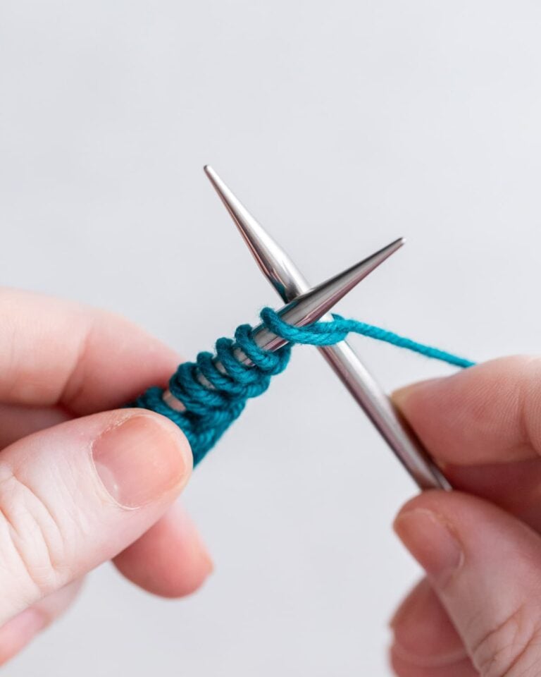 How to Knit Ribbing (1x1 and 2x2) - Sarah Maker