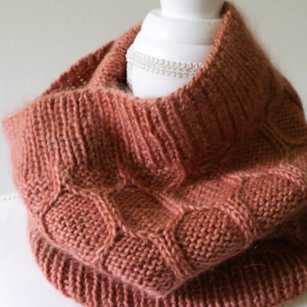 25+ Free Knitted Cowl Patterns for Beginners - Sarah Maker
