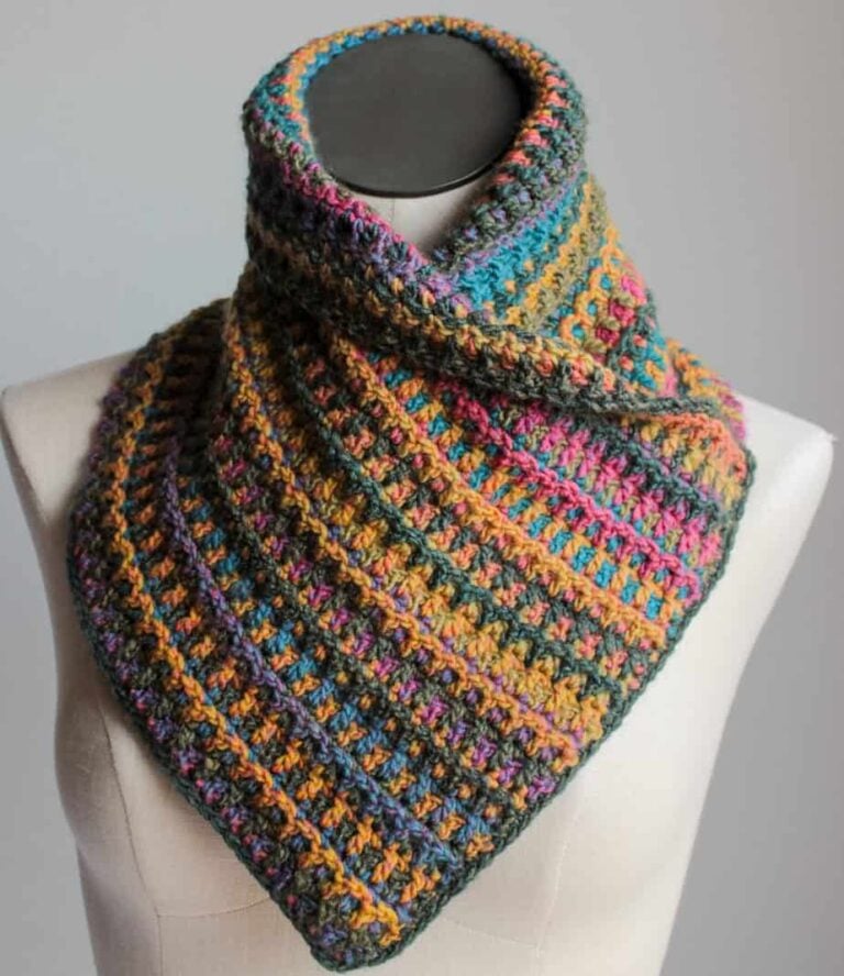 30+ Free Crochet Cowl Patterns To Keep You Warm - Sarah Maker