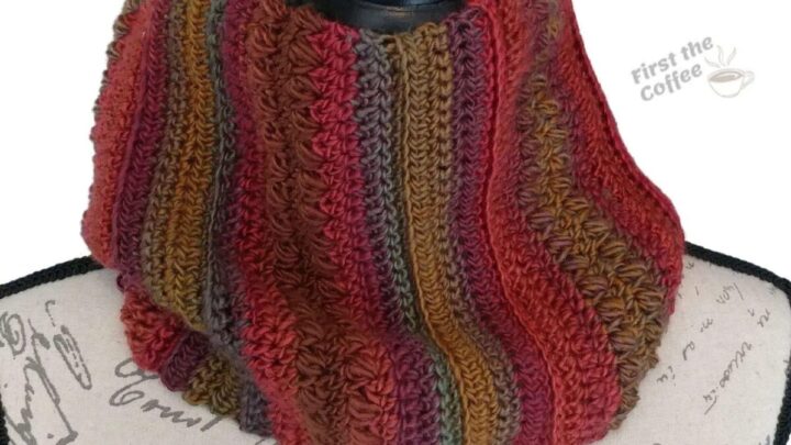 30+ Free Crochet Cowl Patterns To Keep You Warm - Sarah Maker