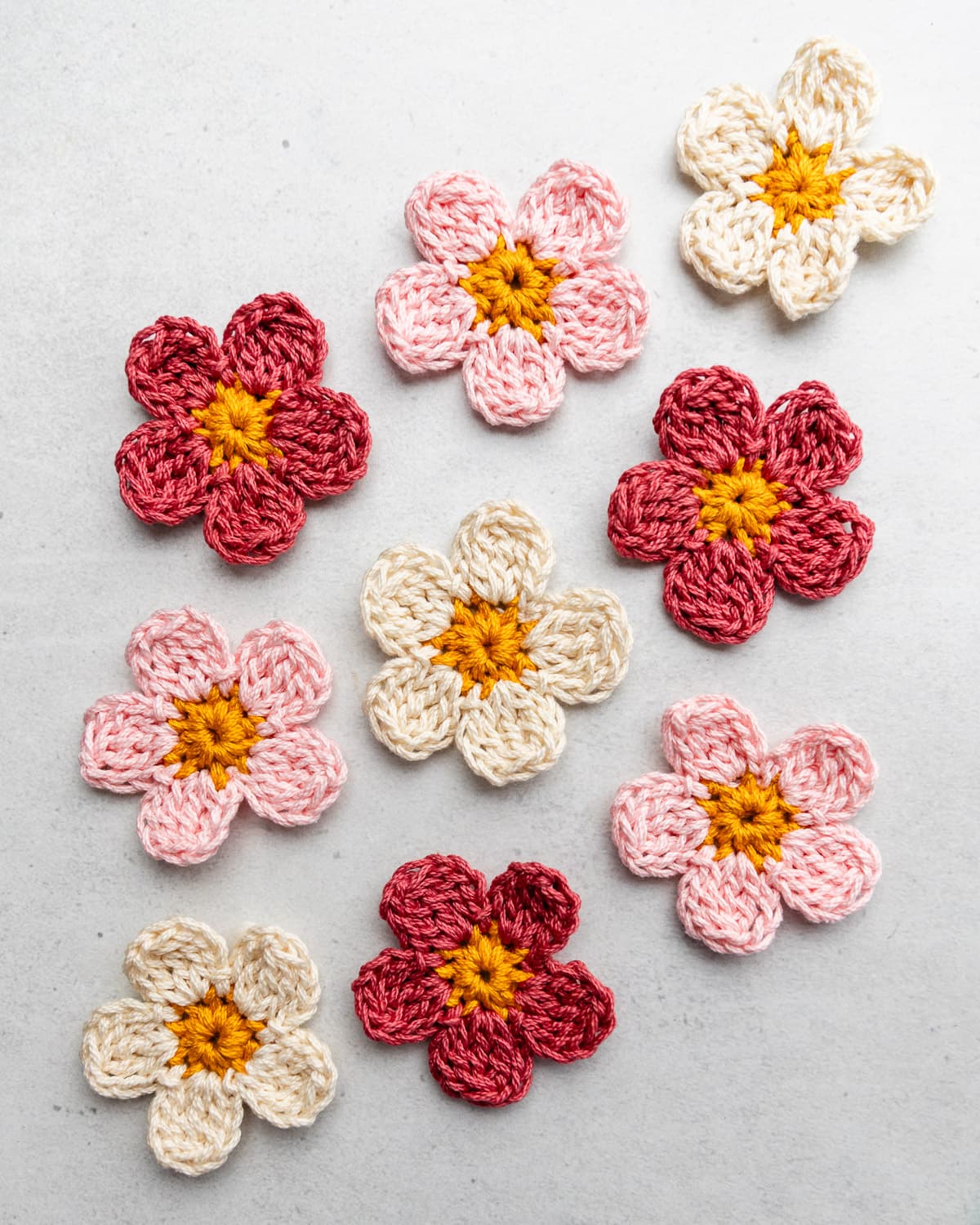 How to Crochet a Flower - Free Pattern - Sarah Maker