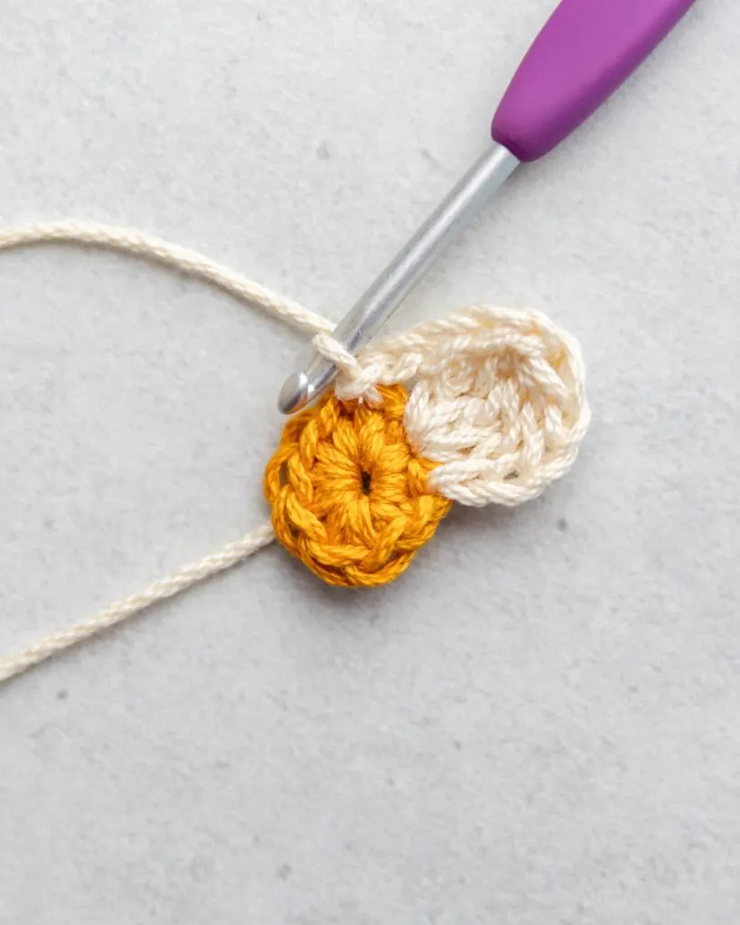 How to Crochet a Flower - Free Pattern - Sarah Maker
